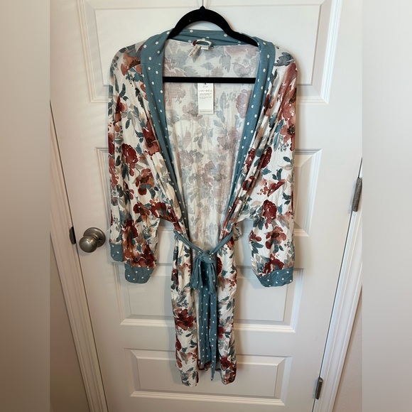 Live Well | Intimates & Sleepwear | Live Well Robe | Poshmark